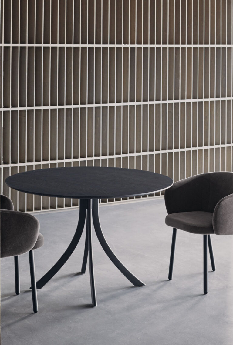 Huma upholstered dining armchair with metal legs I Indoor Furniture ...