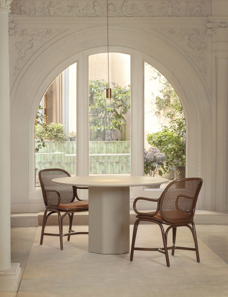 Frames upholstered dining armchair | Expormim