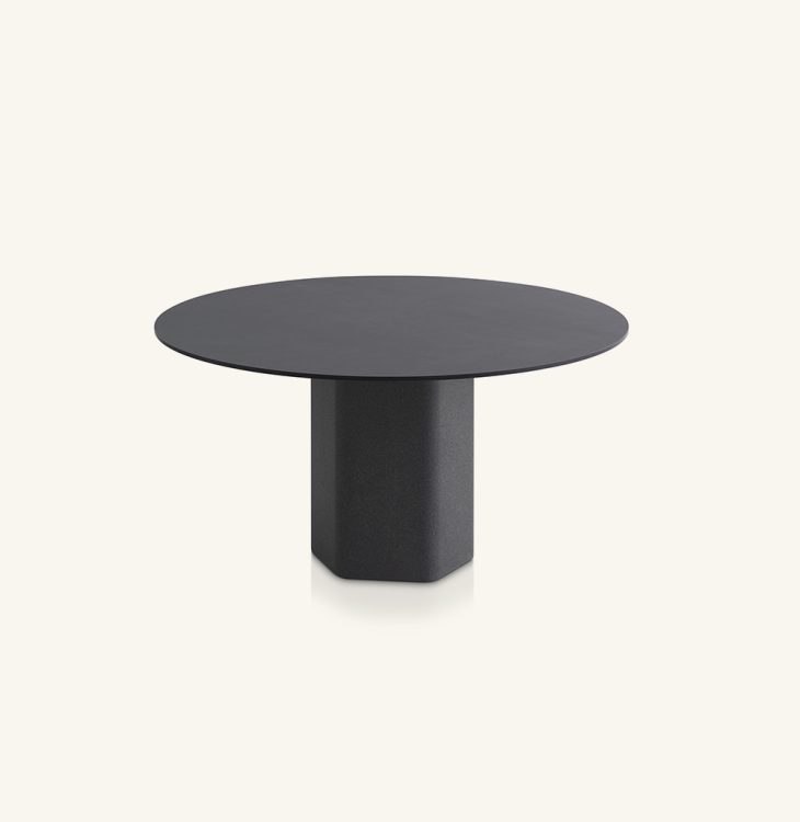 Talo outdoor round dining table | Expormim