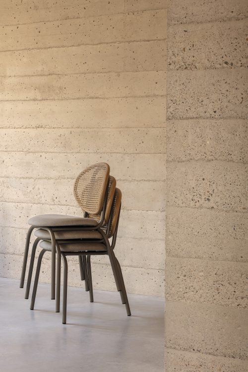 Loop dining chair with metal legs I Indoor Furniture I Expormim